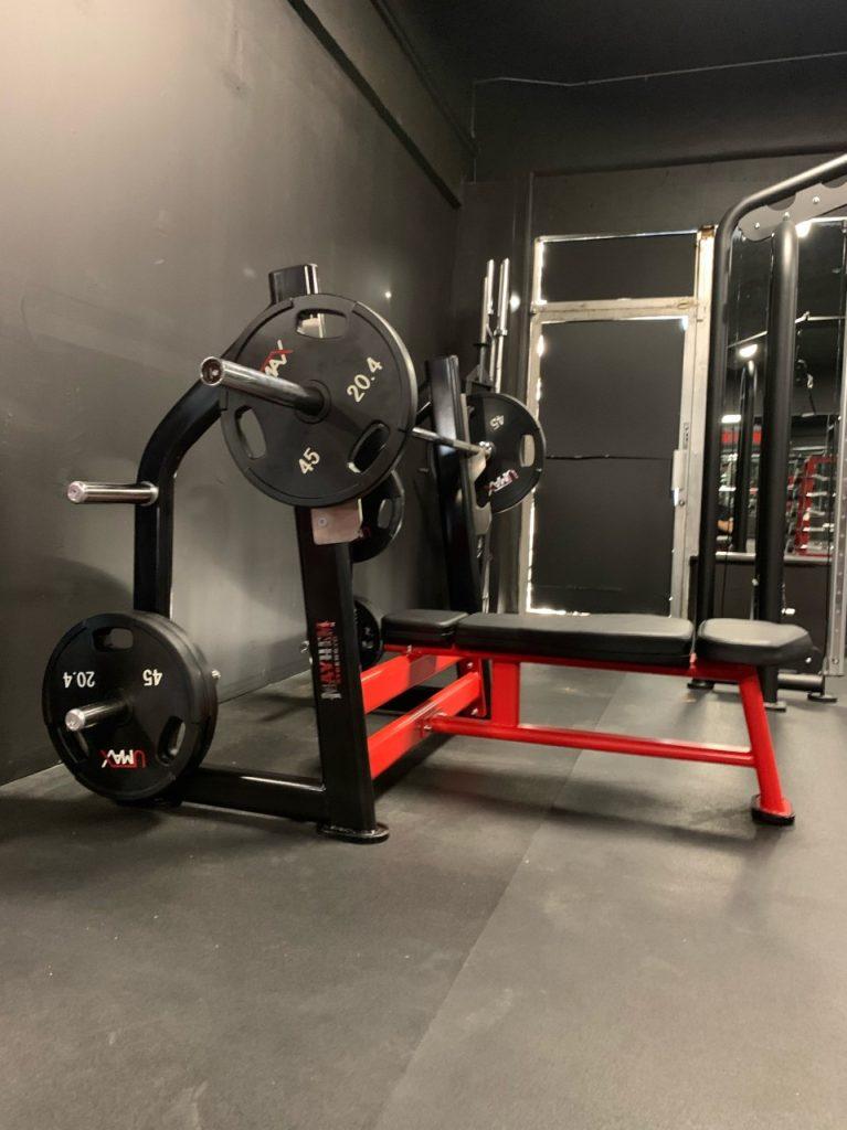 Olympic Flat Bench Press - Gym Bro Fitness